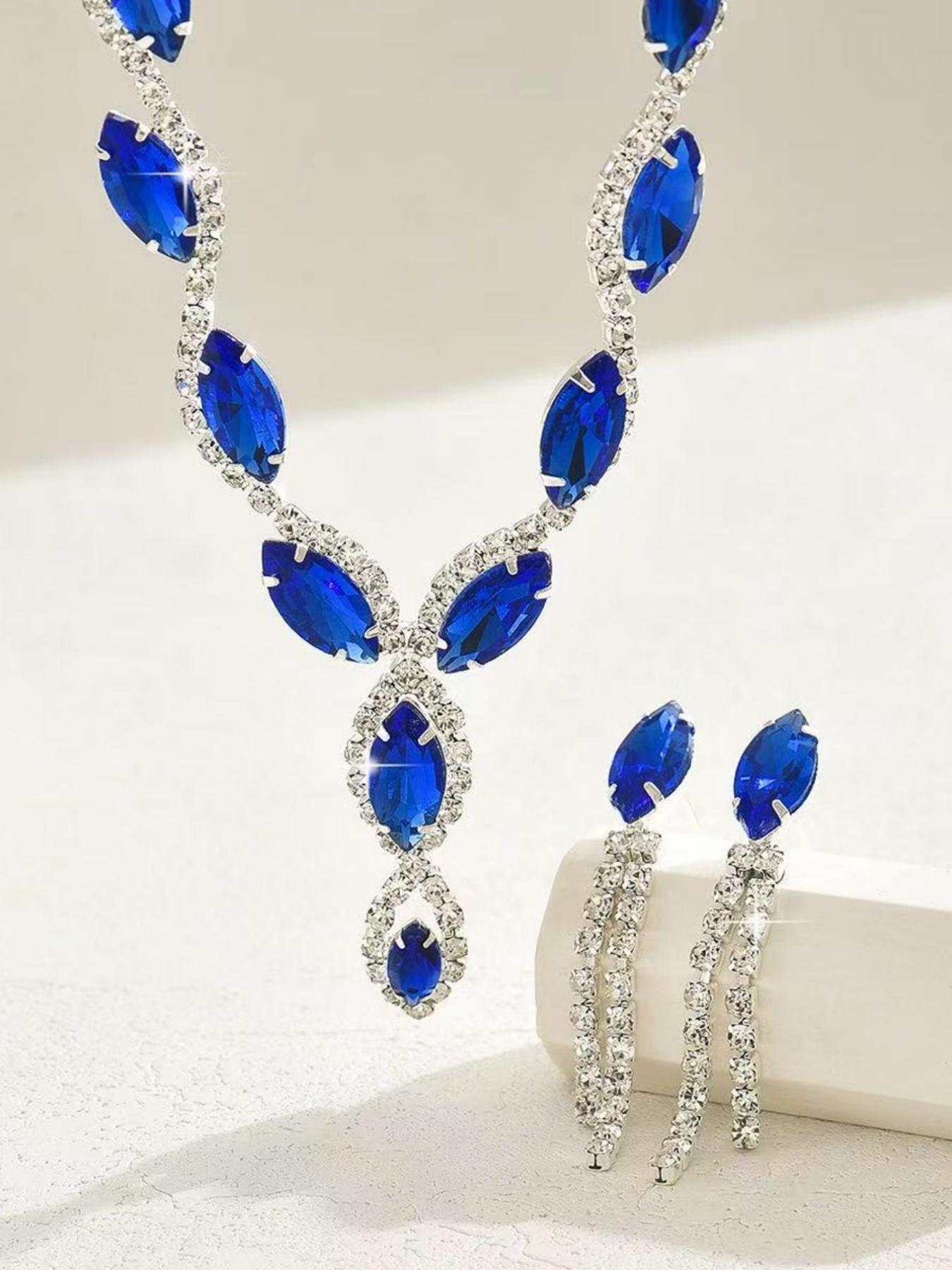 Fashionable and elegant bridal wedding jewelry set, luxurious sparkling ...